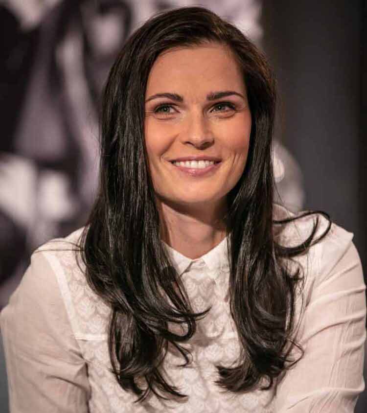 Anna Veith erklärt ihren Rücktritt | Sportguide - führt Dich durch die ...